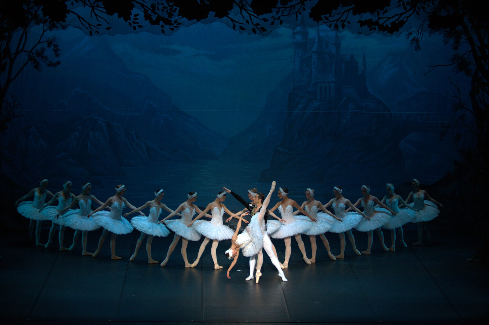 Peter Tchaikovsky "Swan Lake" (ballet in two acts). National Classical Ballet - - Bolshoi ...